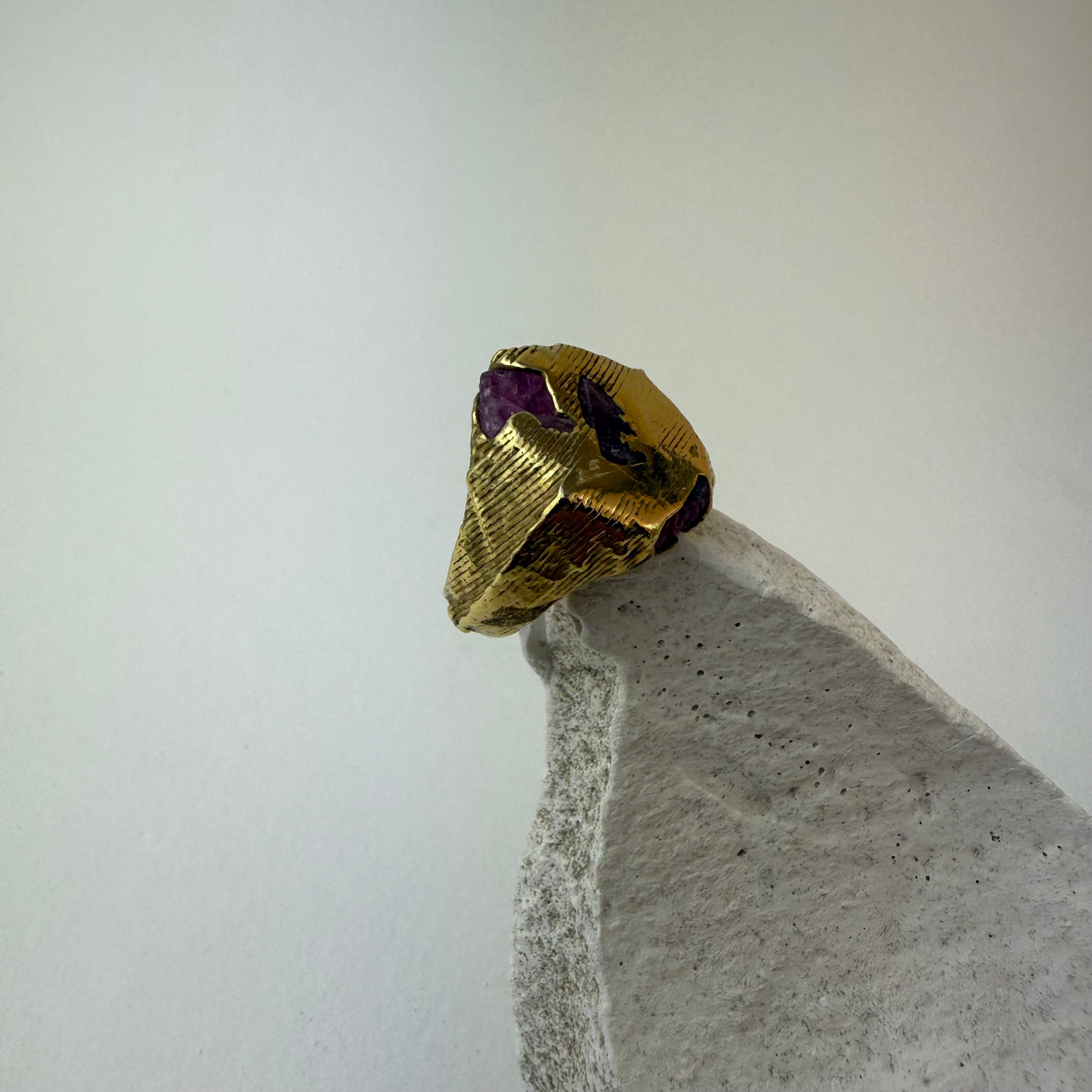 MINNIE V | Jayne Fowler